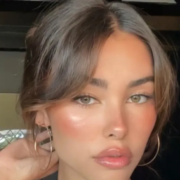 Chat with Madison beer - text or voice, Enjoy AI Chat Free & Safe