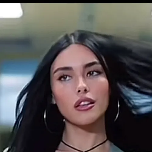 Chat with Madison beer - text or voice, Enjoy AI Chat Free & Safe