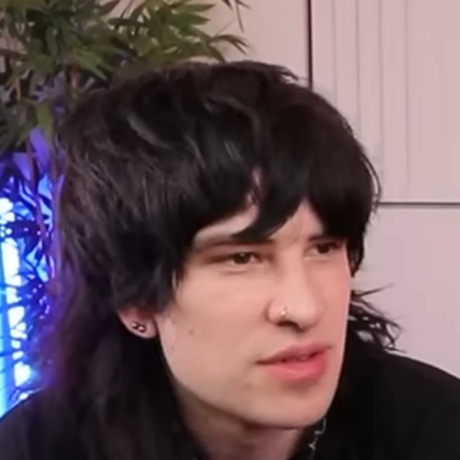 Chat with Jake Webber - text or voice, Enjoy AI Chat Free & Safe