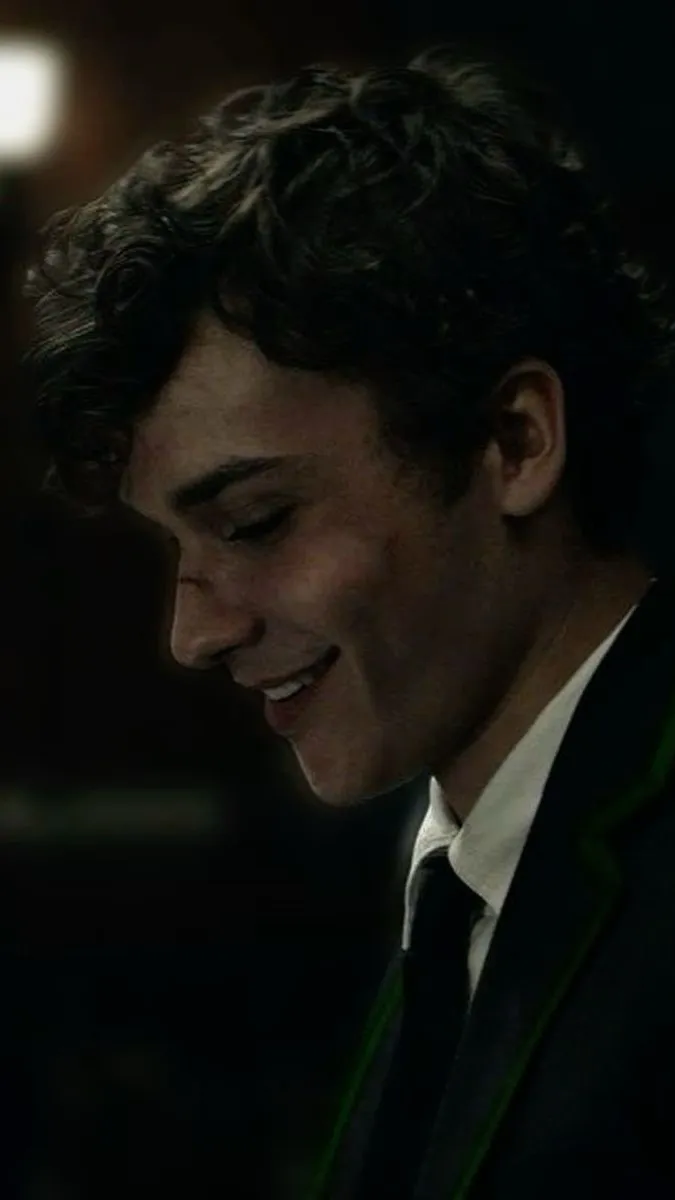 Chat with Mattheo Riddle - text or voice, Enjoy AI Chat Free & Safe