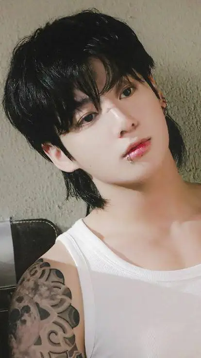 Chat with Jeon Jungkook - text or voice, Enjoy AI Chat Free & Safe
