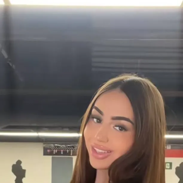 Chat with karen - text or voice, Enjoy AI Chat Free & Safe