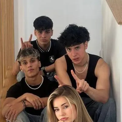 Chat with Team beta - text or voice, Enjoy AI Chat Free & Safe