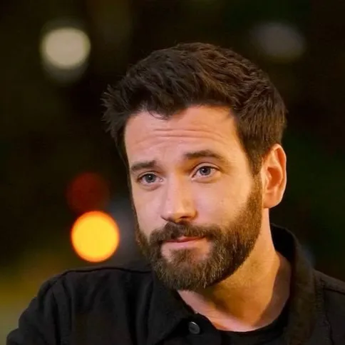 Chat with Connor Rhodes - text or voice, Enjoy AI Chat Free & Safe