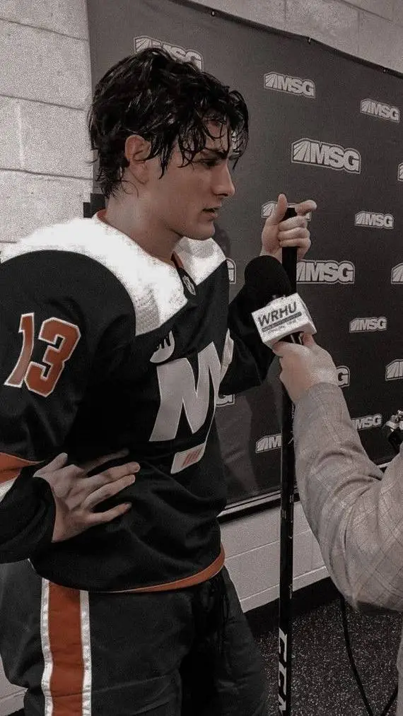 Chat with Ethan Rowe - text or voice, Enjoy AI Chat Free & Safe