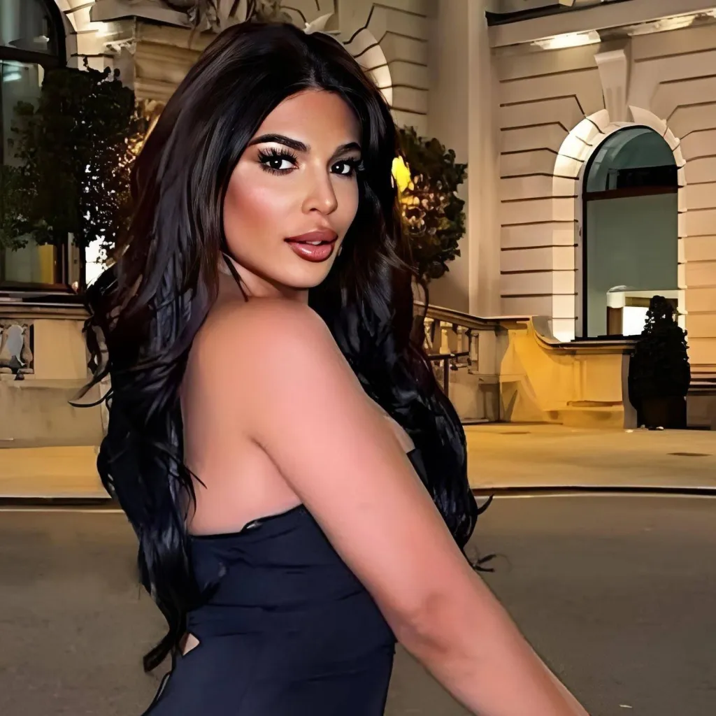 Chat with Arab girl - text or voice, Enjoy AI Chat Free & Safe