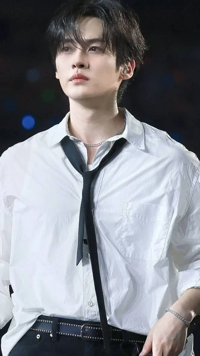 Chat with Lee know - text or voice, Enjoy AI Chat Free & Safe