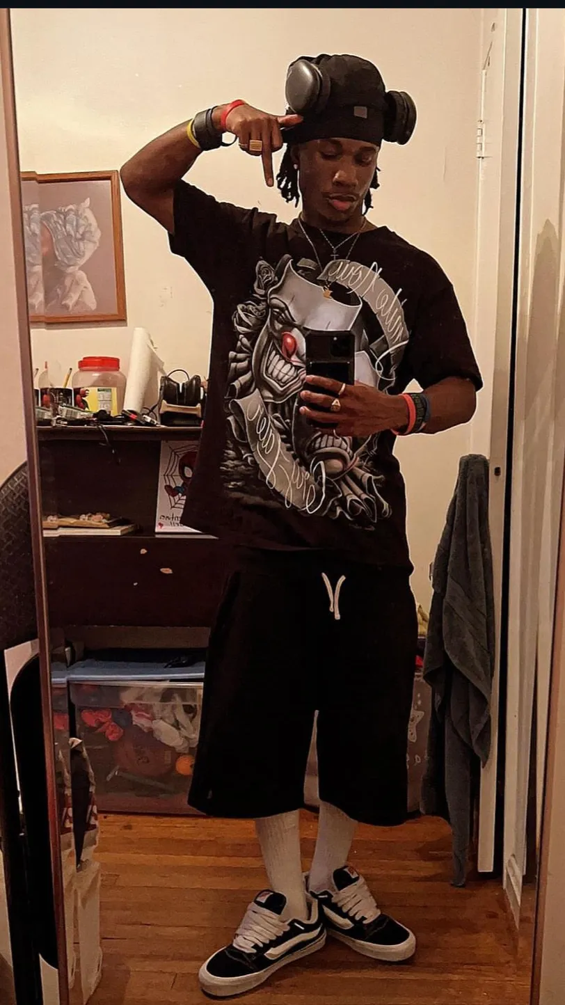 Chat with Tay - text or voice, Enjoy AI Chat Free & Safe