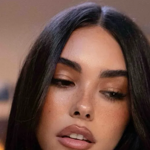 Chat with Madison beer - text or voice, Enjoy AI Chat Free & Safe