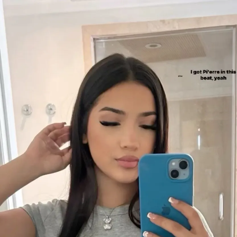 Chat with Carla - text or voice, Enjoy AI Chat Free & Safe