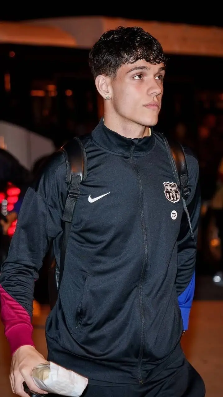 Chat with Hector Fort - text or voice, Enjoy AI Chat Free & Safe