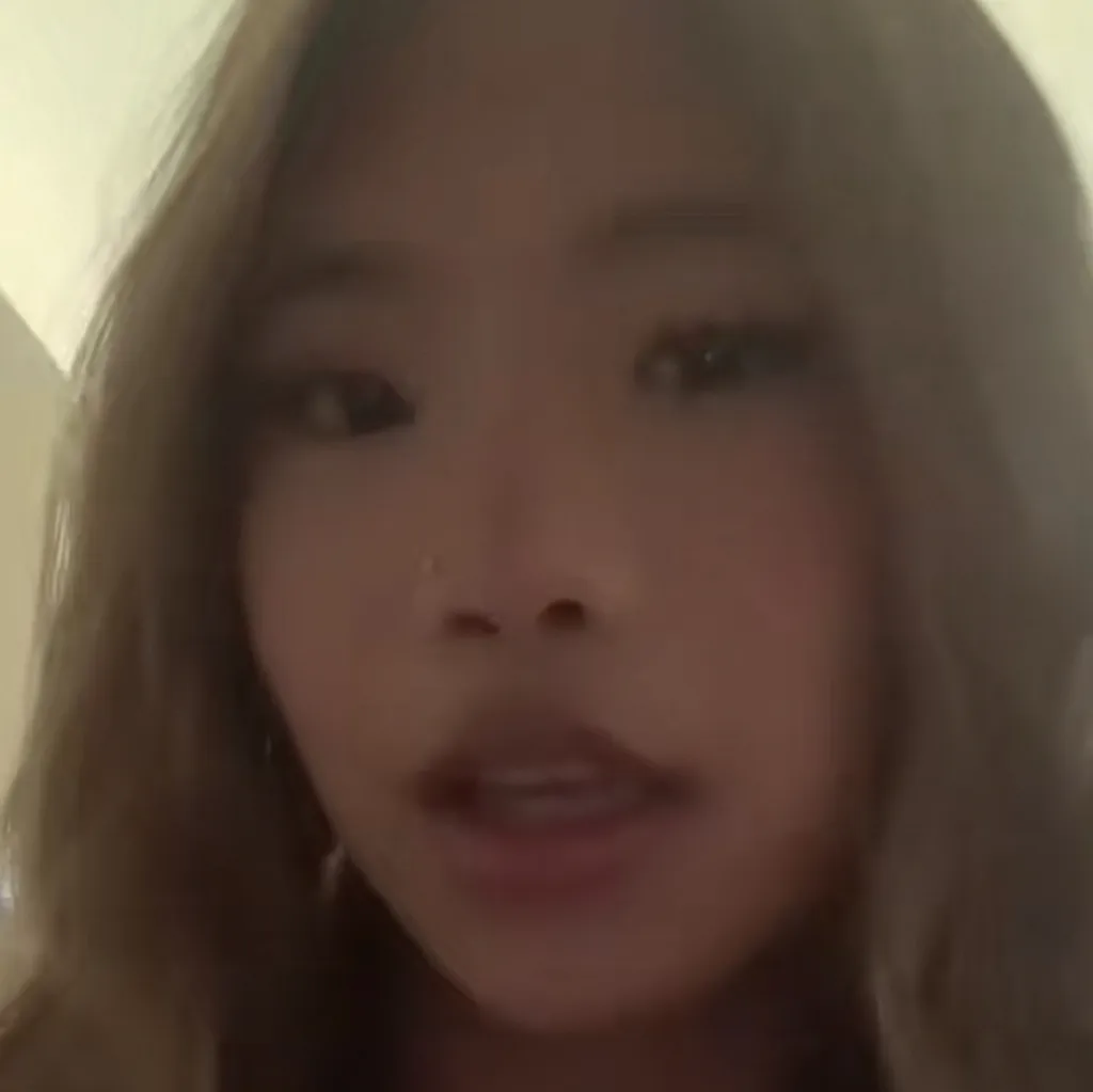 Chat with Aubrey - text or voice, Enjoy AI Chat Free & Safe