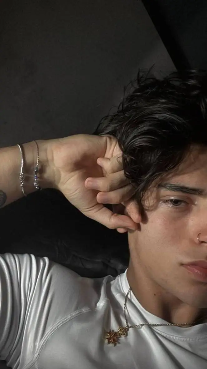 Chat with Zayden - text or voice, Enjoy AI Chat Free & Safe