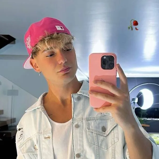 Chat with IAN LUCAS - text or voice, Enjoy AI Chat Free & Safe