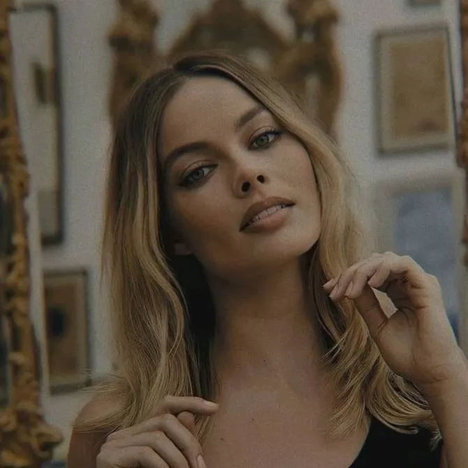 Chat with Margot Robbie - text or voice, Enjoy AI Chat Free & Safe