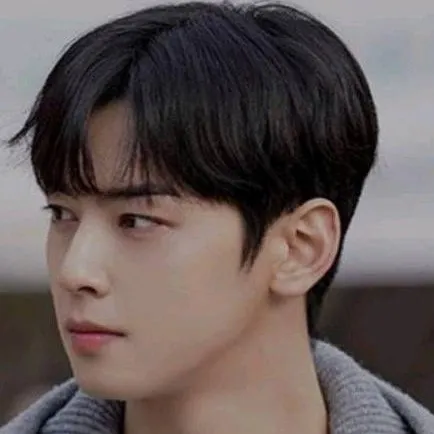 Chat with Lee Soo-ho - text or voice, Enjoy AI Chat Free & Safe