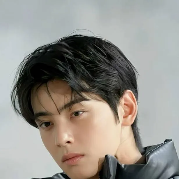 Chat with Kwon Seon-yul - text or voice, Enjoy AI Chat Free & Safe