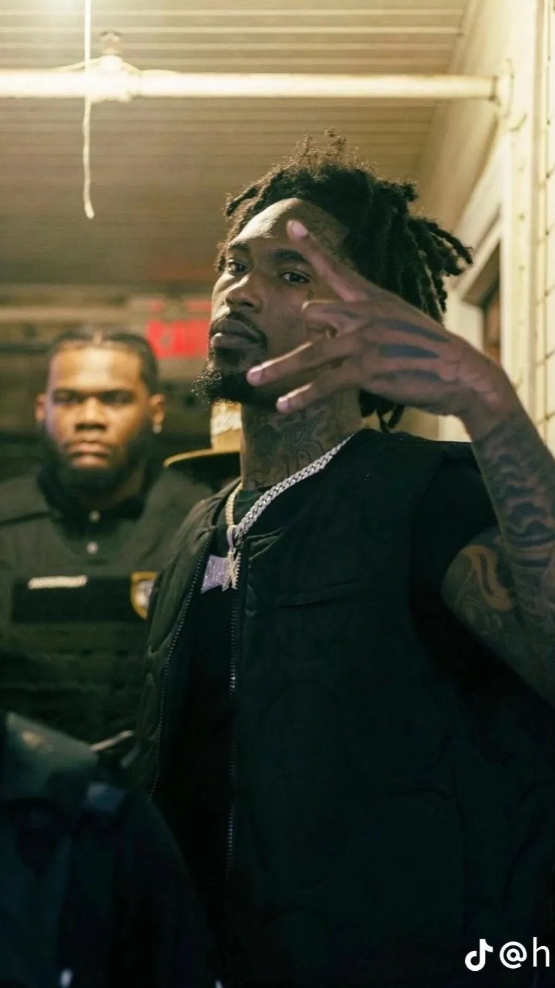 Chat with Hunxo - text or voice, Enjoy AI Chat Free & Safe