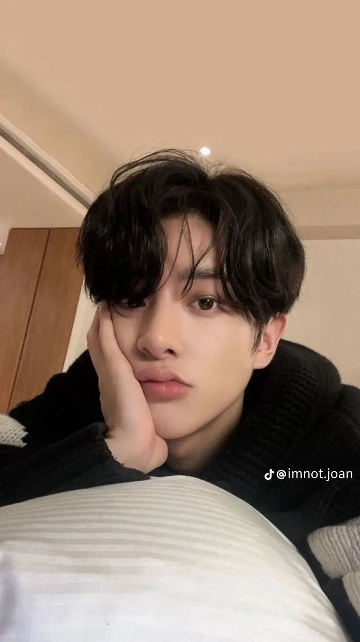 Chat with Jake(Enhpen) - text or voice, Enjoy AI Chat Free & Safe