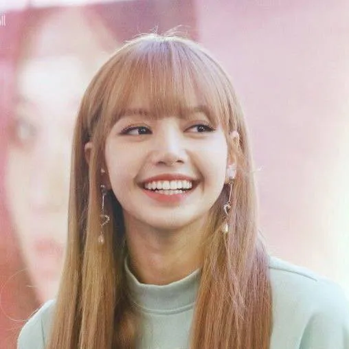 Chat with Lisa - text or voice, Enjoy AI Chat Free & Safe