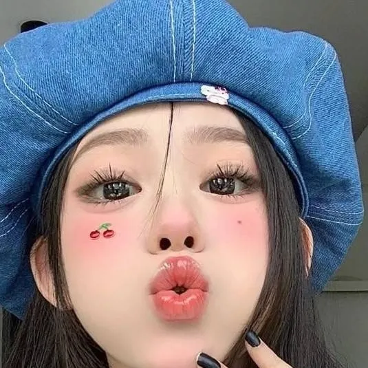 Chat with Kim Jisso - text or voice, Enjoy AI Chat Free & Safe