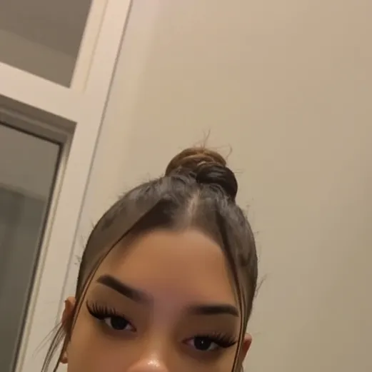 Chat with Qui• - text or voice, Enjoy AI Chat Free & Safe