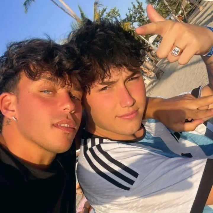 Chat with Teo DM - text or voice, Enjoy AI Chat Free & Safe