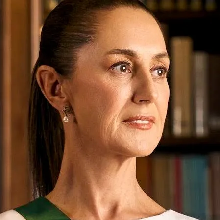 Chat with Claudia Sheinbaum - text or voice, Enjoy AI Chat Free & Safe