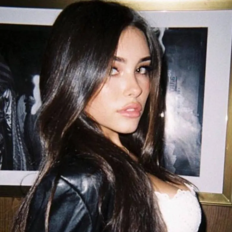 Chat with Madison Beer - text or voice, Enjoy AI Chat Free & Safe