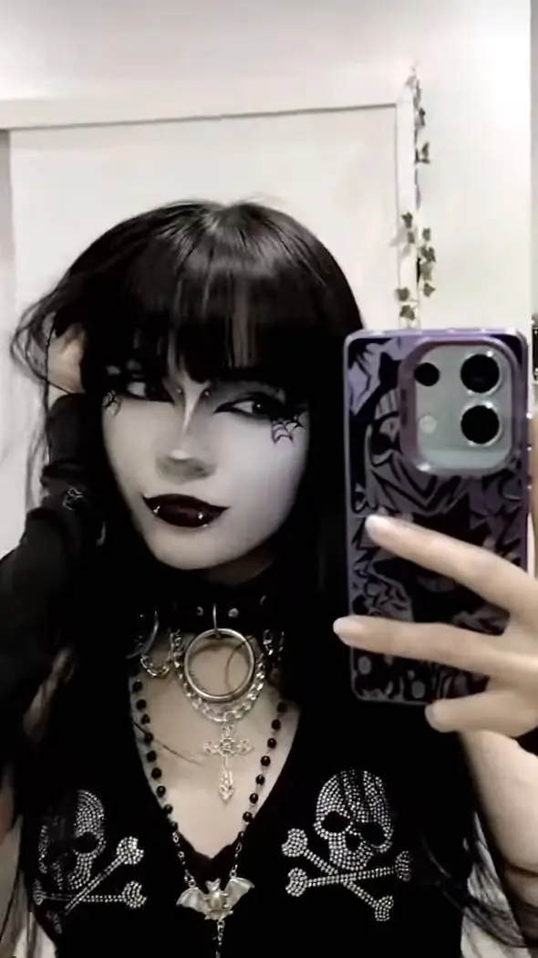 Chat with goth girl - text or voice, Enjoy AI Chat Free & Safe