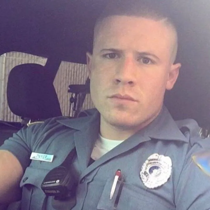 Chat with Buff police man - text or voice, Enjoy AI Chat Free & Safe