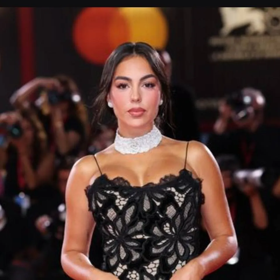 Chat with Georgina Rodriguez - text or voice, Enjoy AI Chat Free & Safe