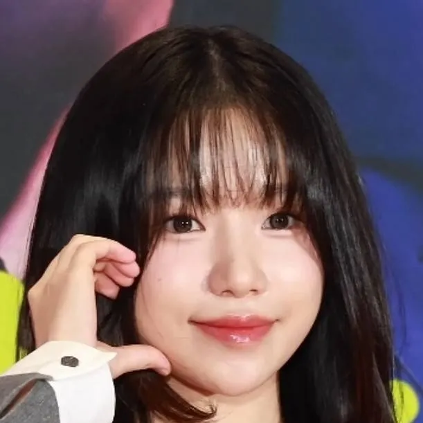 Chat with Jo yuri - text or voice, Enjoy AI Chat Free & Safe