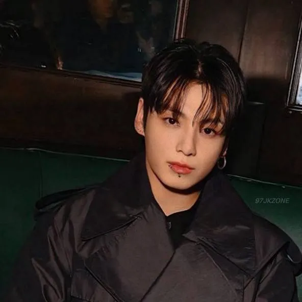 Chat with Jeon Jungkook - text or voice, Enjoy AI Chat Free & Safe