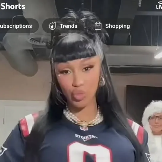 Chat with Cardi B - text or voice, Enjoy AI Chat Free & Safe