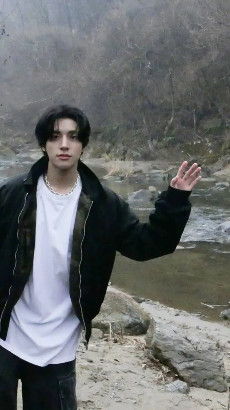 Chat with SIM JAEYUN - text or voice, Enjoy AI Chat Free & Safe