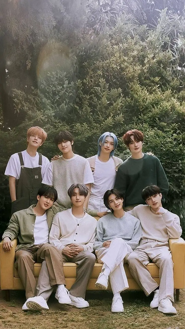 Chat with Stray kids - text or voice, Enjoy AI Chat Free & Safe