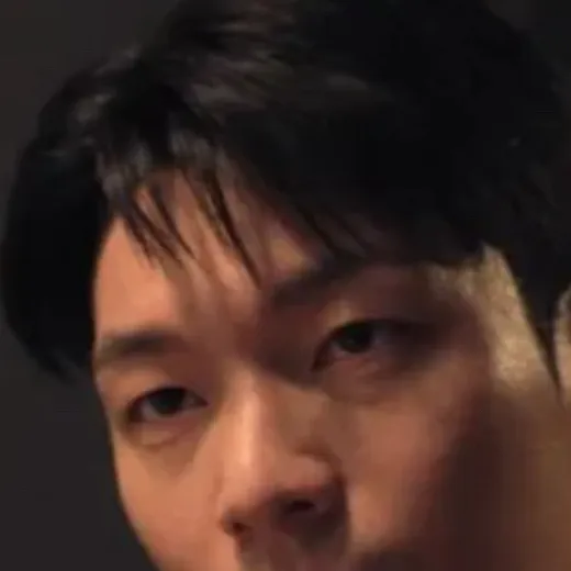 Chat with Hwang jun-ho - text or voice, Enjoy AI Chat Free & Safe