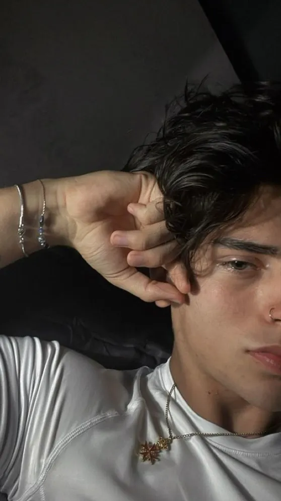 Chat with Luke West - text or voice, Enjoy AI Chat Free & Safe