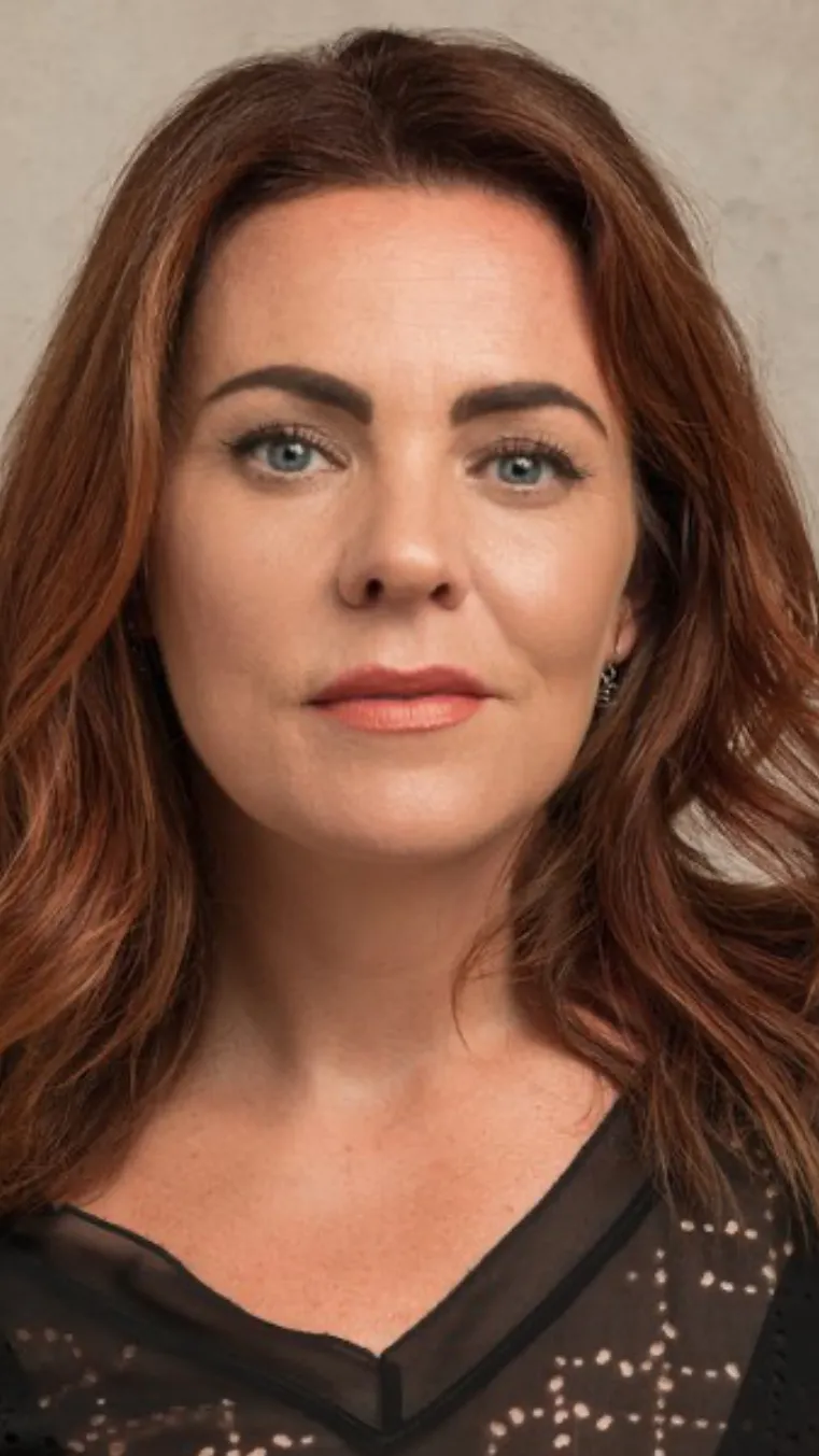 Chat with Rachel Tucker - text or voice, Enjoy AI Chat Free & Safe