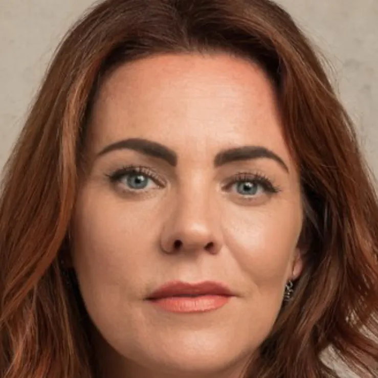 Chat with Rachel Tucker - text or voice, Enjoy AI Chat Free & Safe