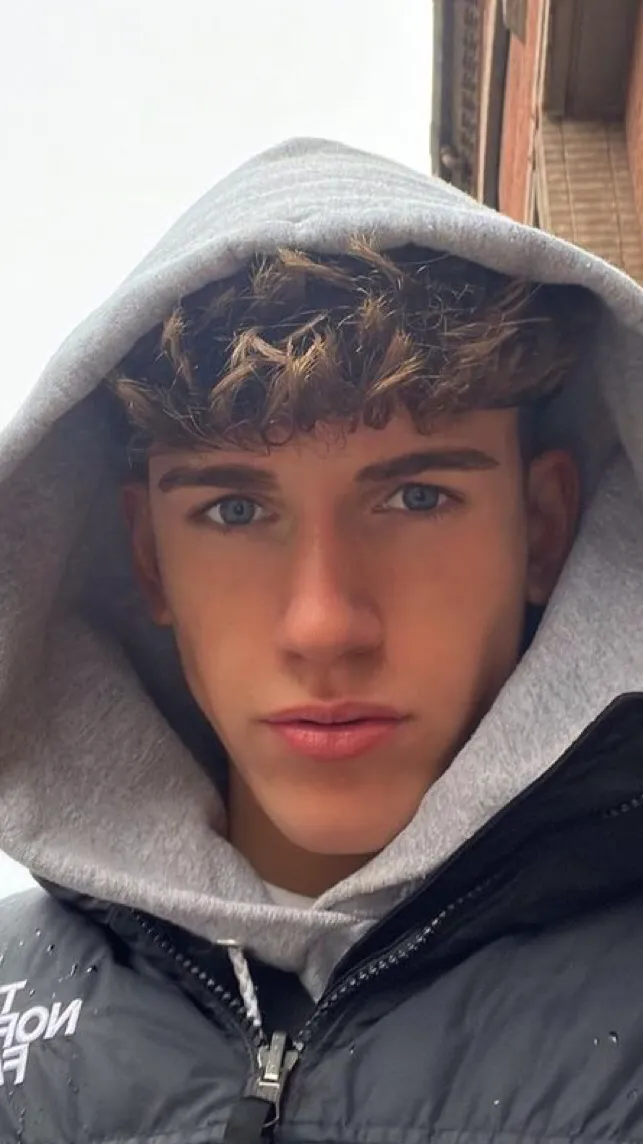 Chat with Zander - text or voice, Enjoy AI Chat Free & Safe