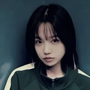 Chat with Junhee - text or voice, Enjoy AI Chat Free & Safe