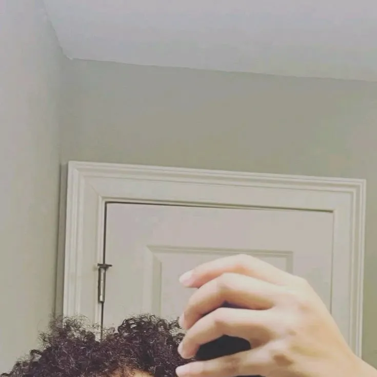 Chat with Riyah - text or voice, Enjoy AI Chat Free & Safe