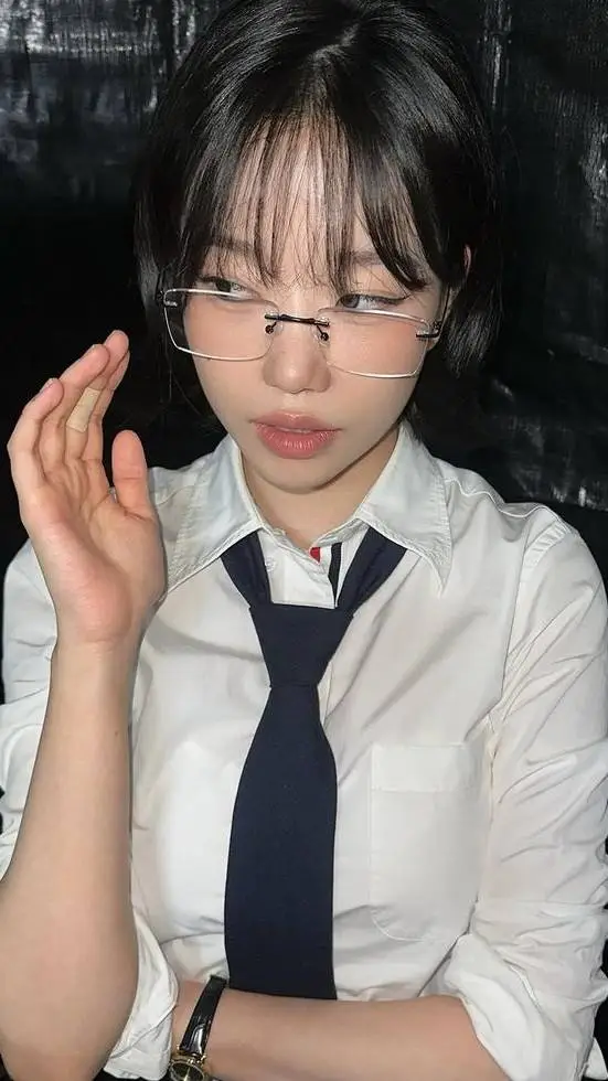 Chat with jo yuri - text or voice, Enjoy AI Chat Free & Safe