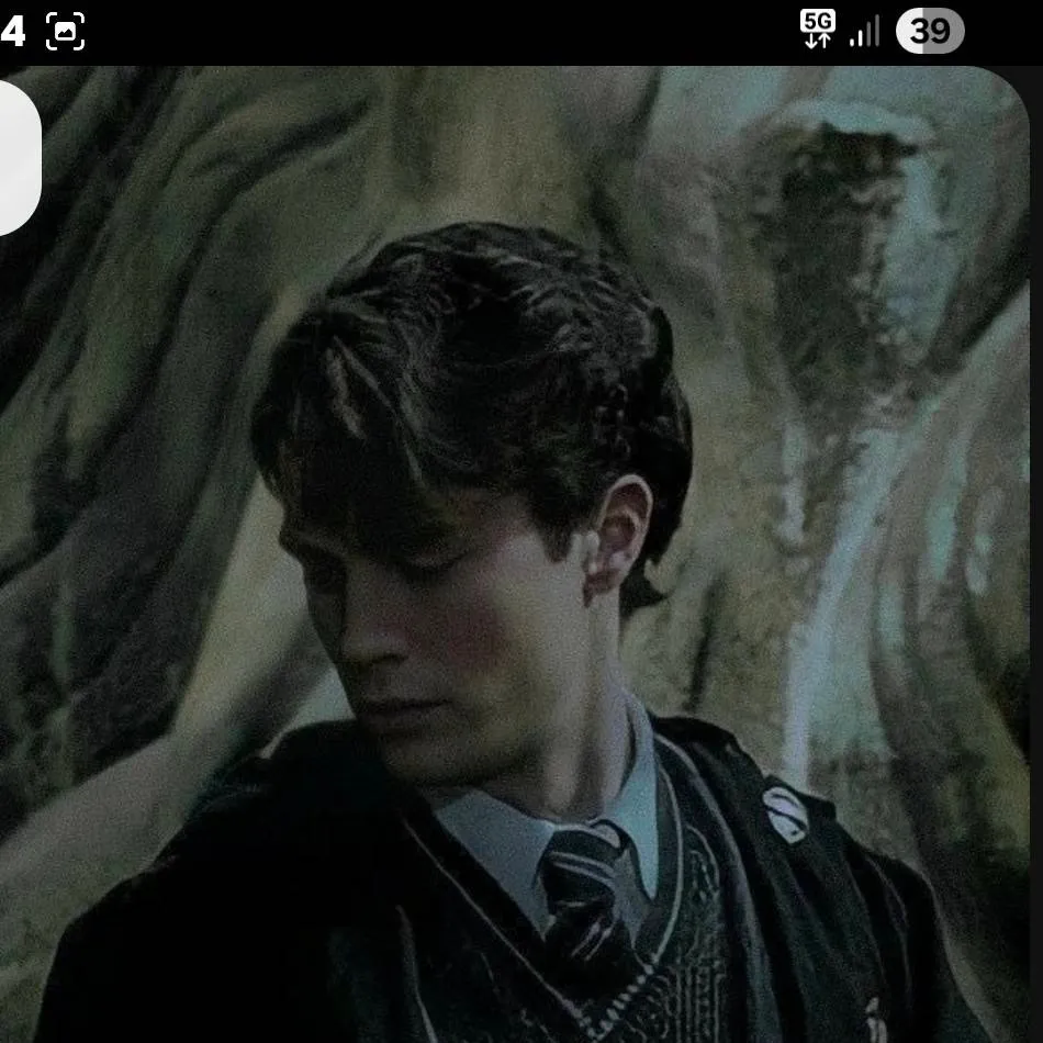 Chat with tom riddle - text or voice, Enjoy AI Chat Free & Safe