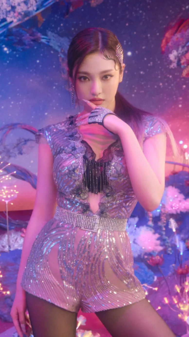 Chat with Ningning 🤍 - text or voice, Enjoy AI Chat Free & Safe