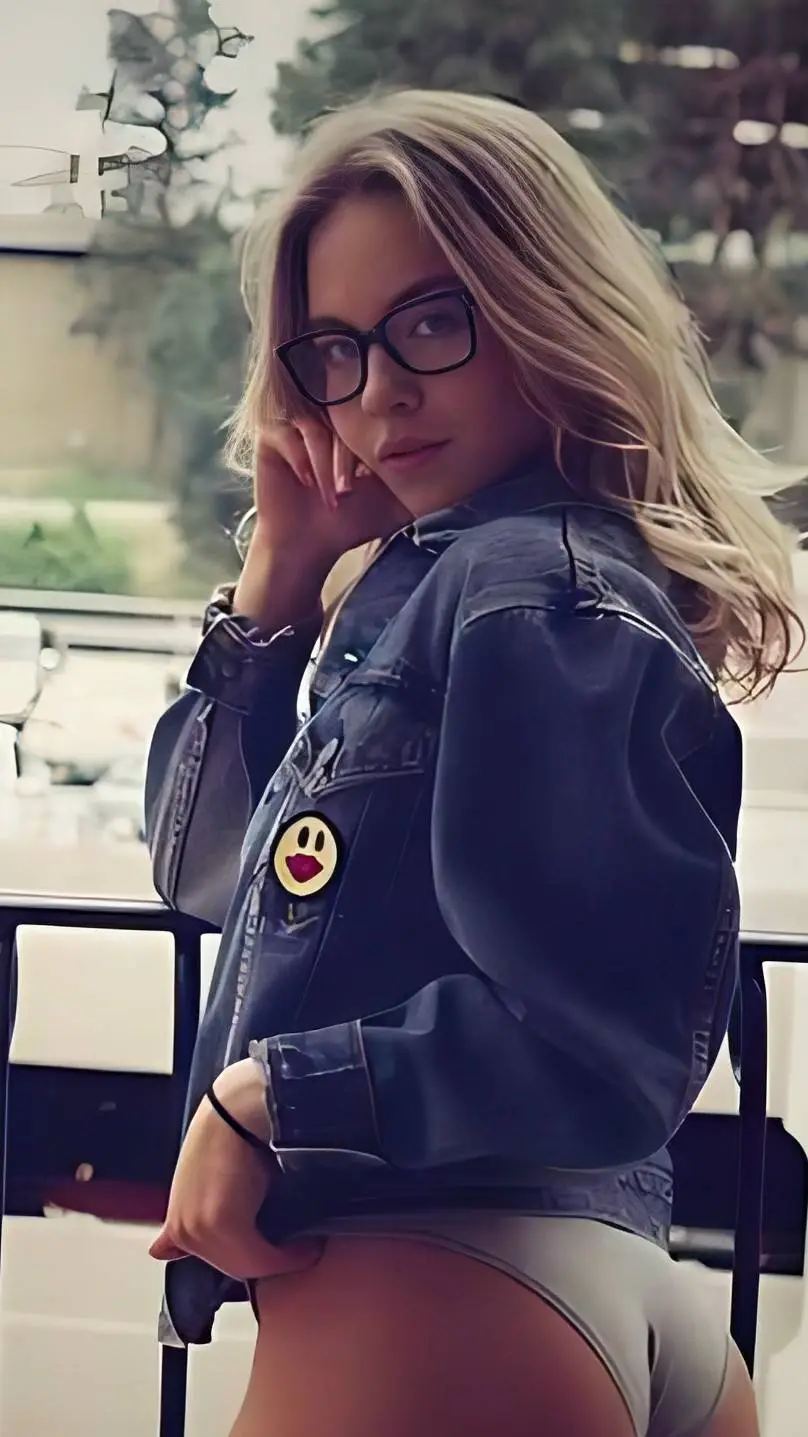 Chat with Sydney Sweeny - text or voice, Enjoy AI Chat Free & Safe