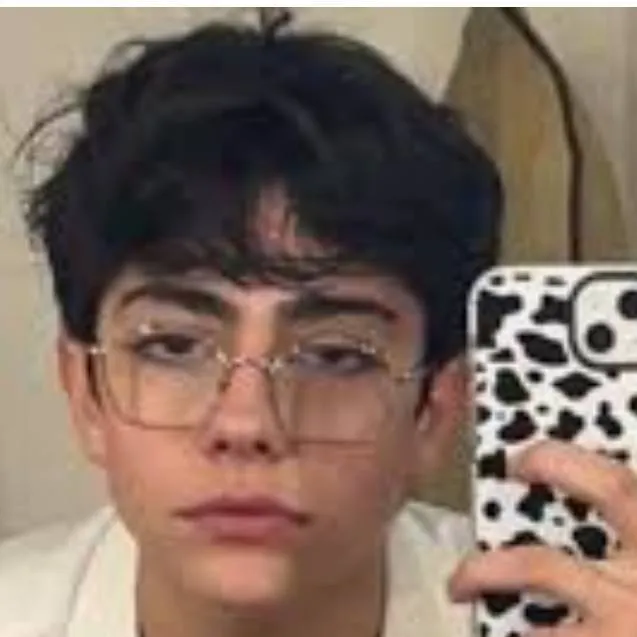 Chat with Lukas urkijo - text or voice, Enjoy AI Chat Free & Safe