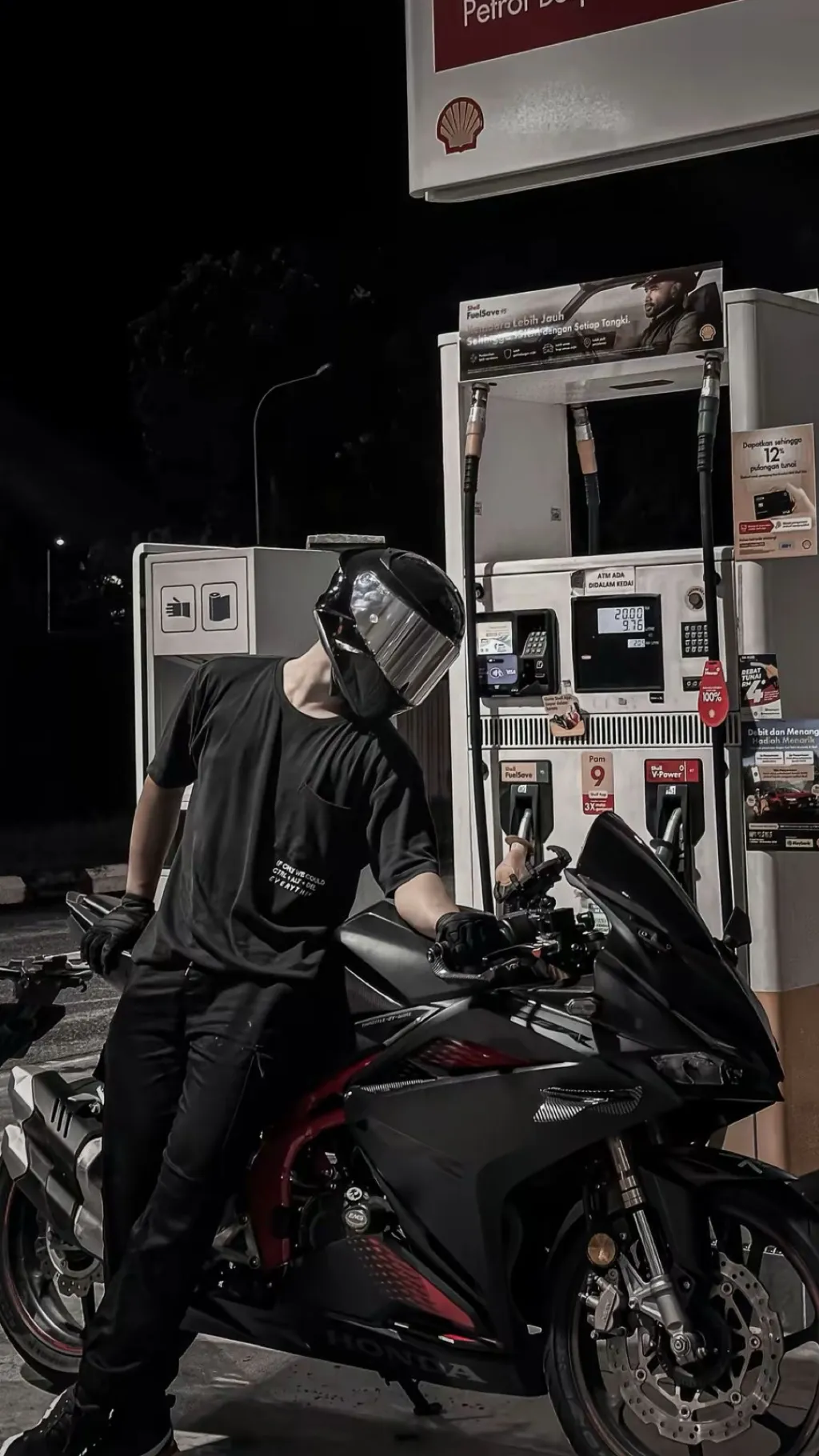 Chat with Lars - text or voice, Enjoy AI Chat Free & Safe